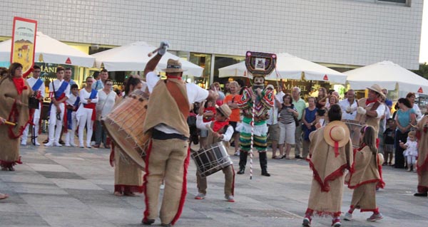 O toque do folión trivés Os Labregos, en Viana do Castelo